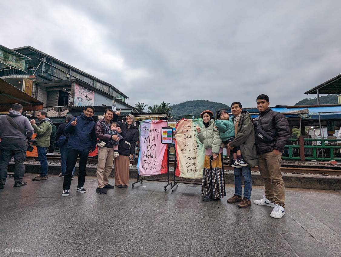 [Muslim Friendly] Jiufen Old Street/Heping Island/Shifen Old Street ...